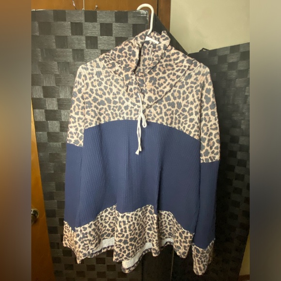 Tops | Gently Loved Animal Print With Blue Waffle Color Block Sz 2x ...